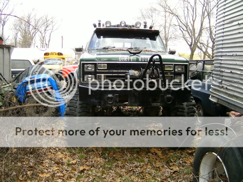 44" boggers on 8 lug chevy rims | Pirate 4x4