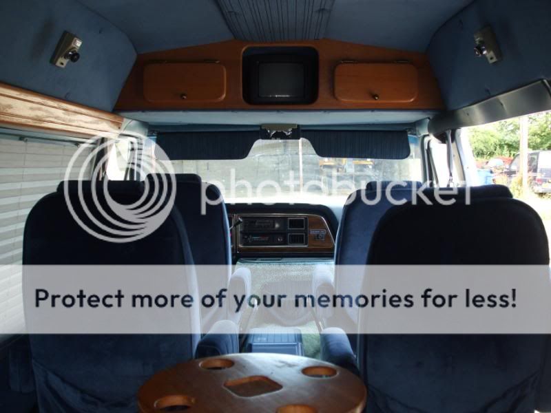 1989 3rd gen Ford Econoline 150 | Retro Rides